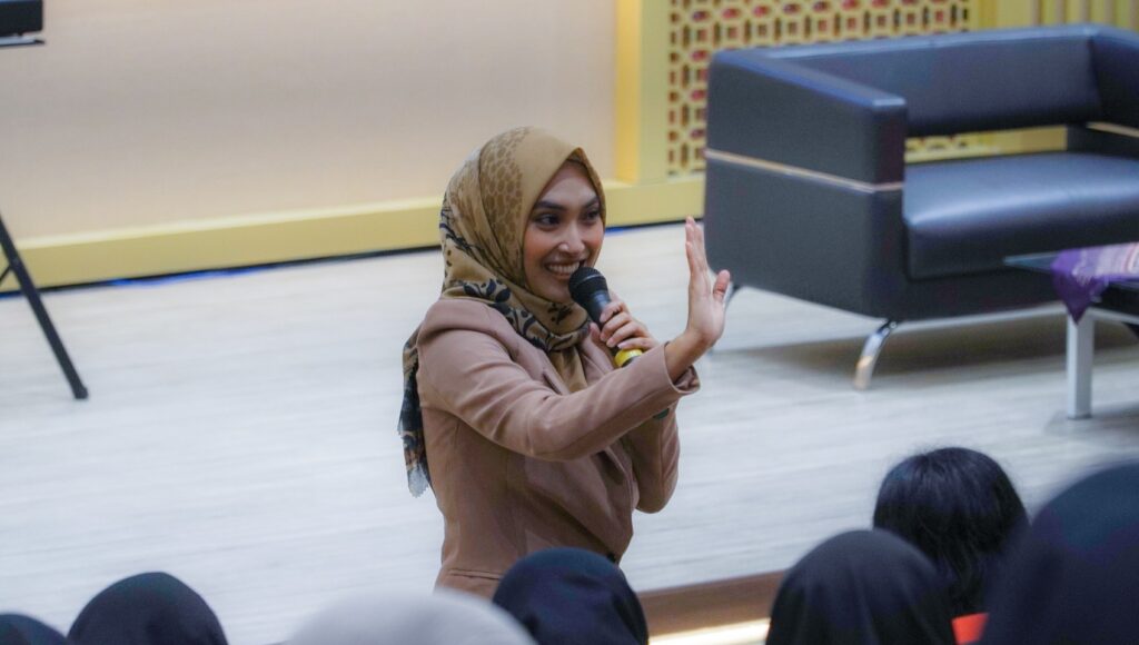 "Dare to Communicate" - Sharing Session for Untag - PT Sinergi Bicara Indonesia